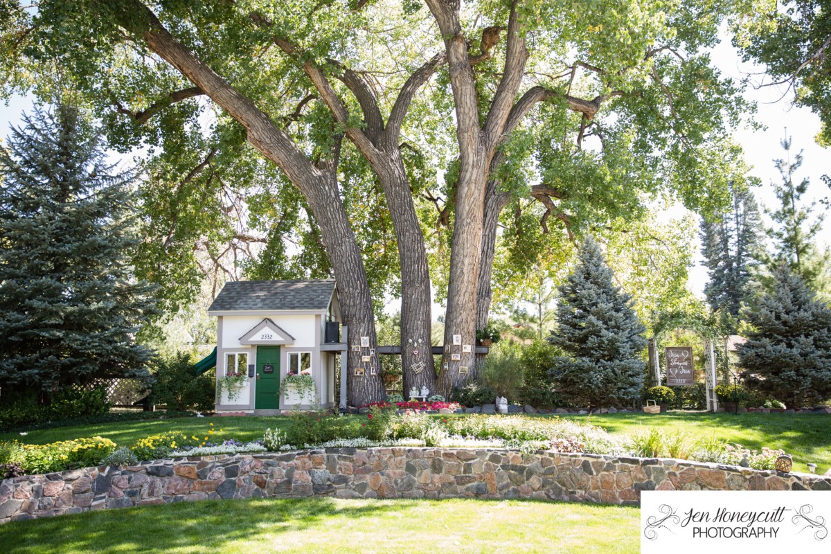 Maddie + Garrett's backyard wedding in Lakewood [Littleton photographer]