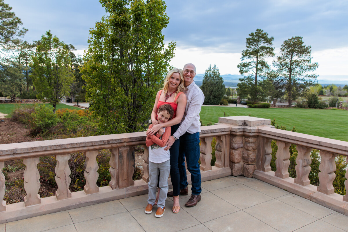 Littleton family photographer at Highlands Ranch Mansion